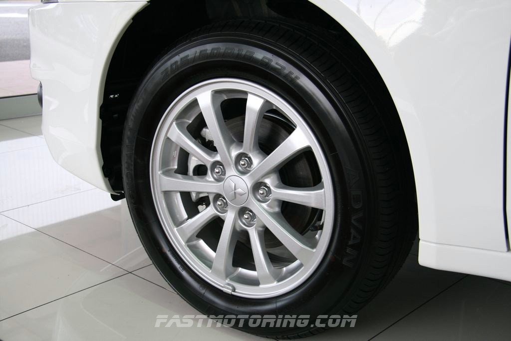 SR Motor Trader Promotion: MITSUBISHI LANCER EX